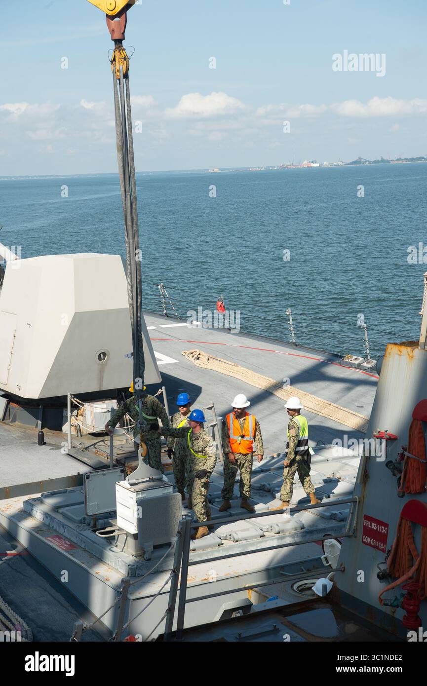 ATLANTIC OCEAN (July 17, 2025) – Cargo handlers assigned to Navy ...