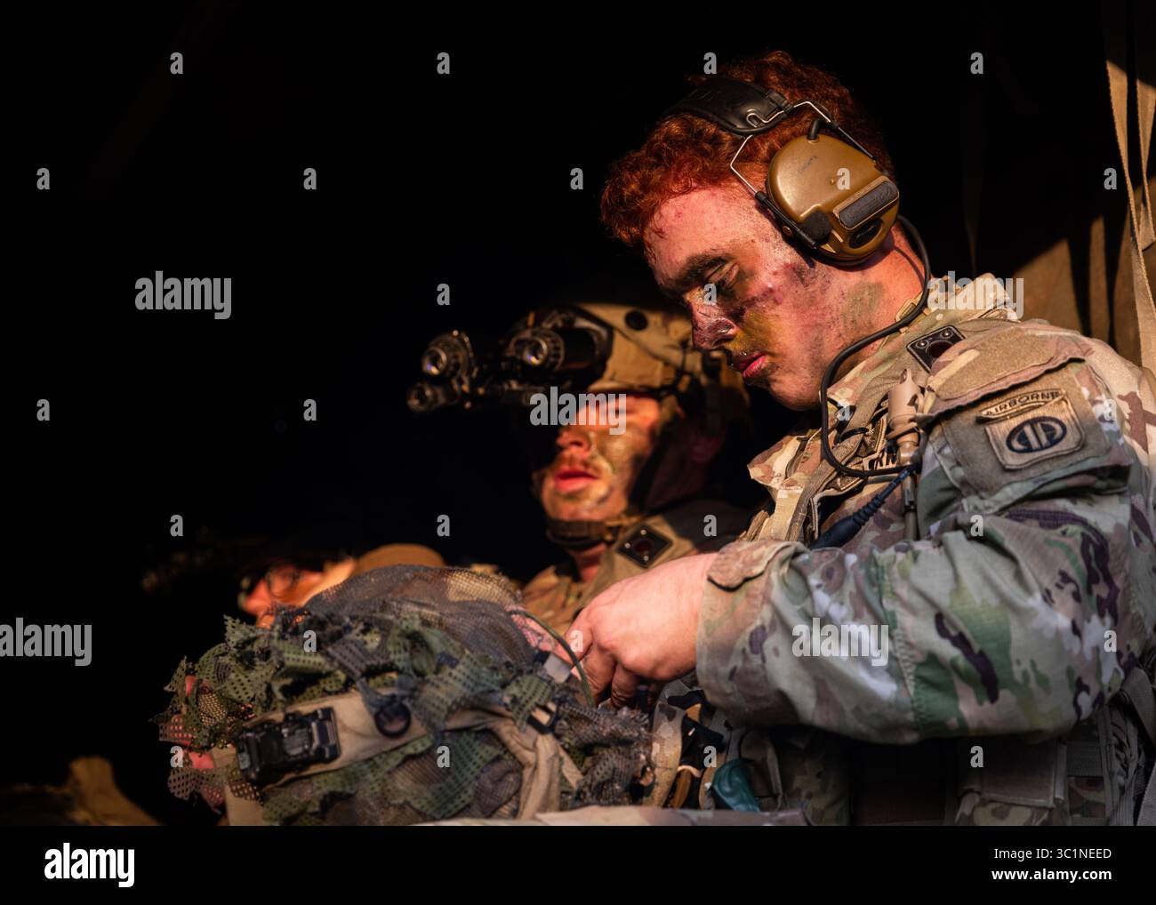 Paratroopers assigned to 2nd Battalion, 501st Parachute Infantry ...