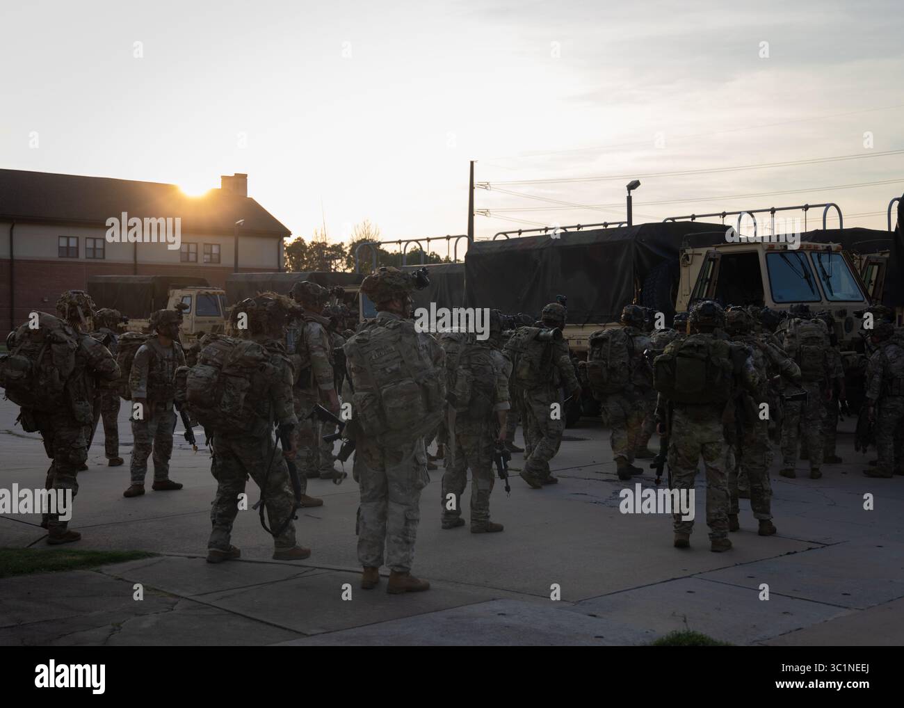 Paratroopers assigned to 2nd Battalion, 501st Parachute Infantry ...