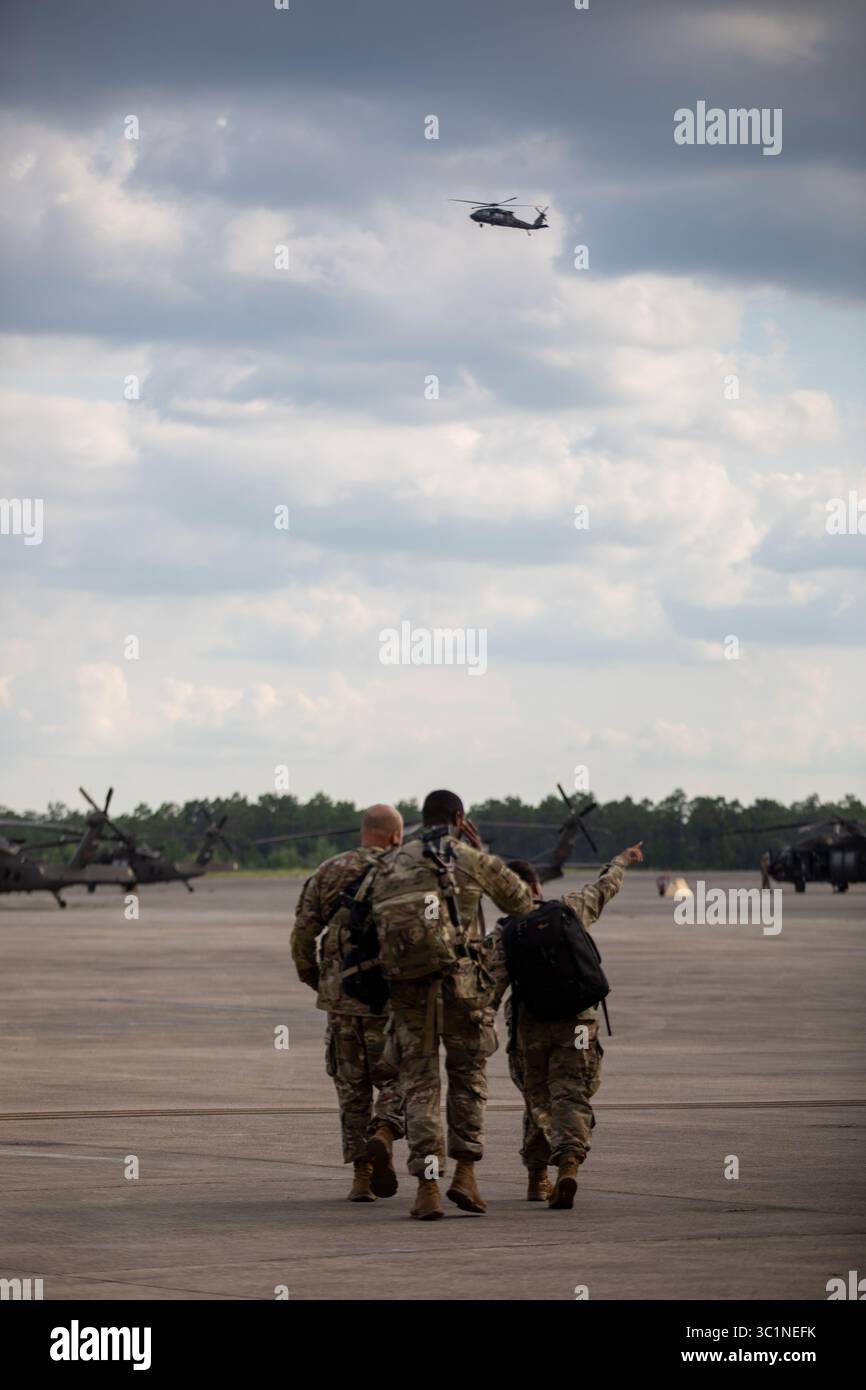 (From left) Sgt. Jose Segarra, and Spc. Leon Flowers, Paratroopers ...
