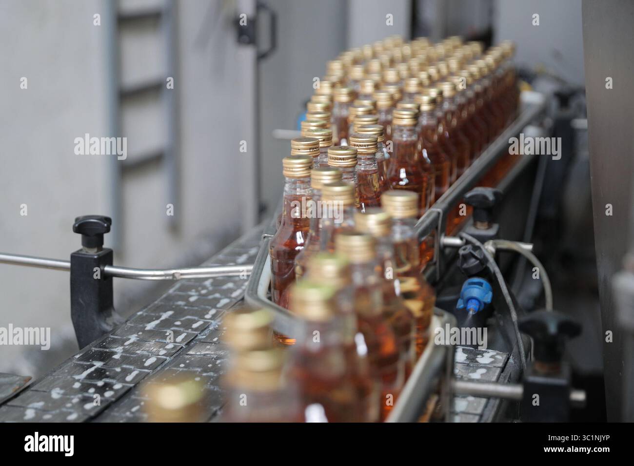 Linea de producción hi-res stock photography and images - Alamy