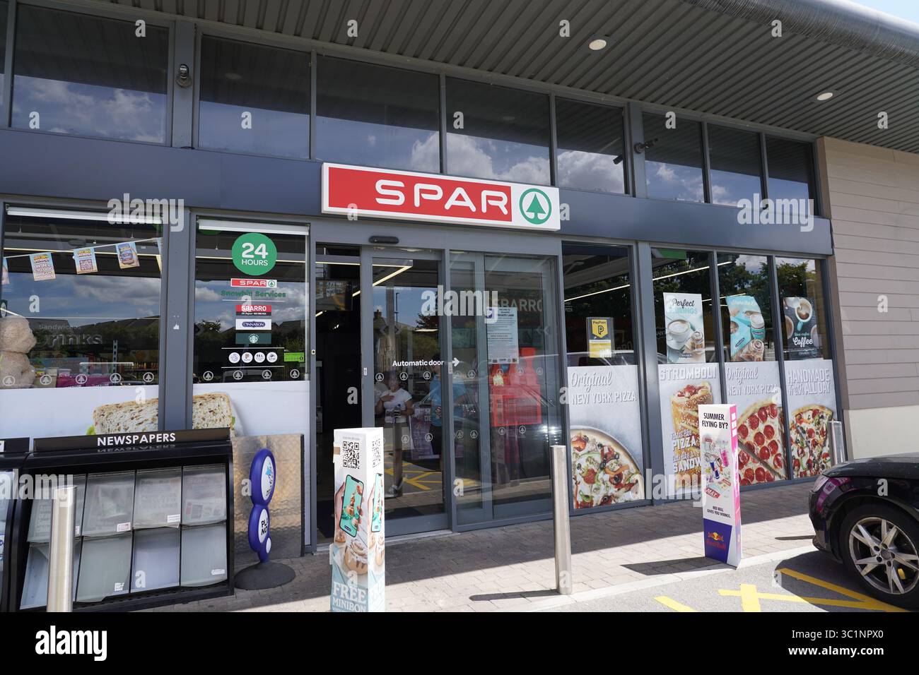 Spar petrol station Corporate logo signs in Wakefield, South Yorkshire ...