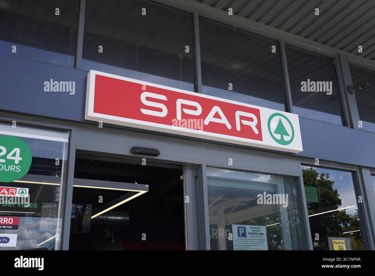 Spar petrol station Corporate logo signs in Wakefield, South Yorkshire ...