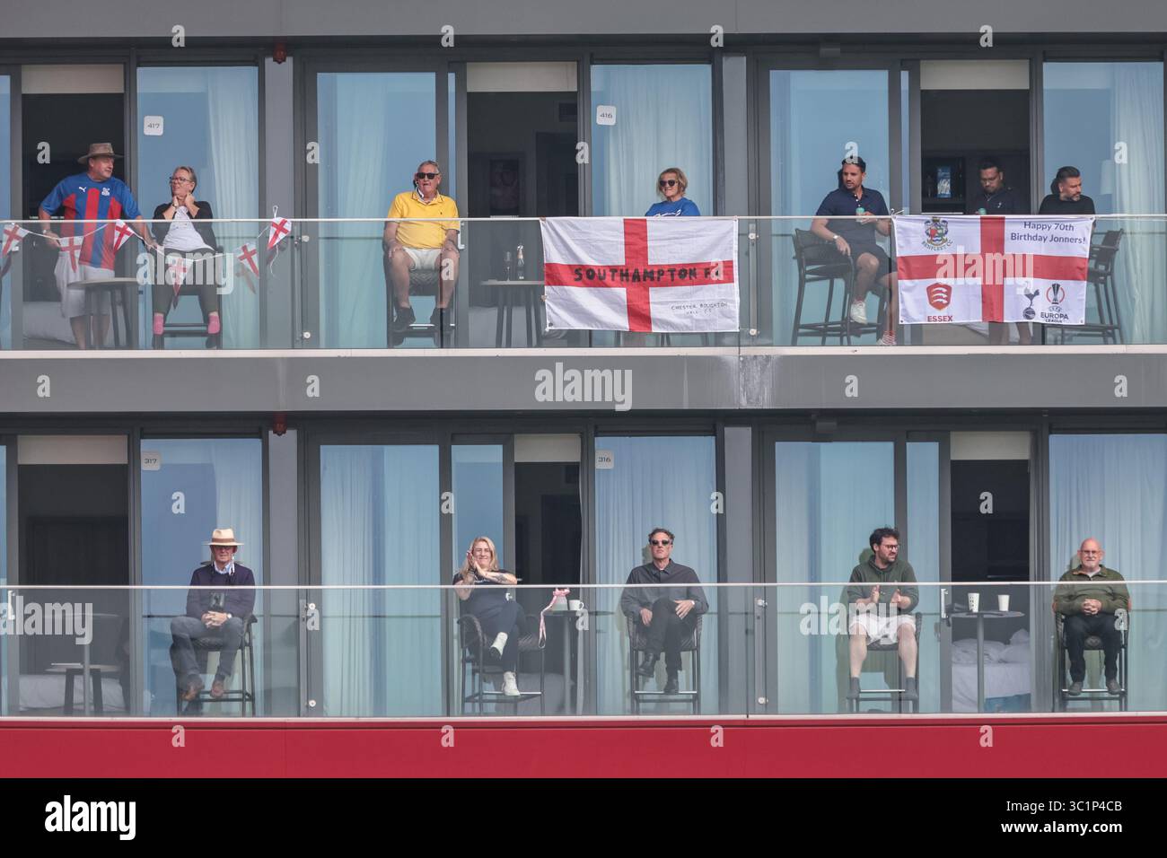 Test match hotel hi-res stock photography and images - Alamy