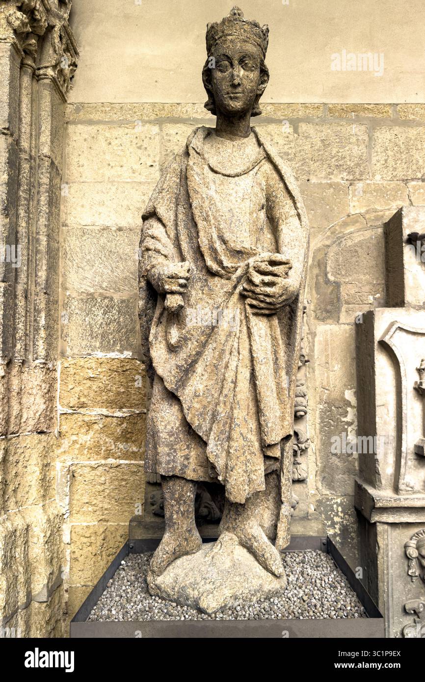 Medieval statue of crowned King David holding a manuscript Stock Photo ...