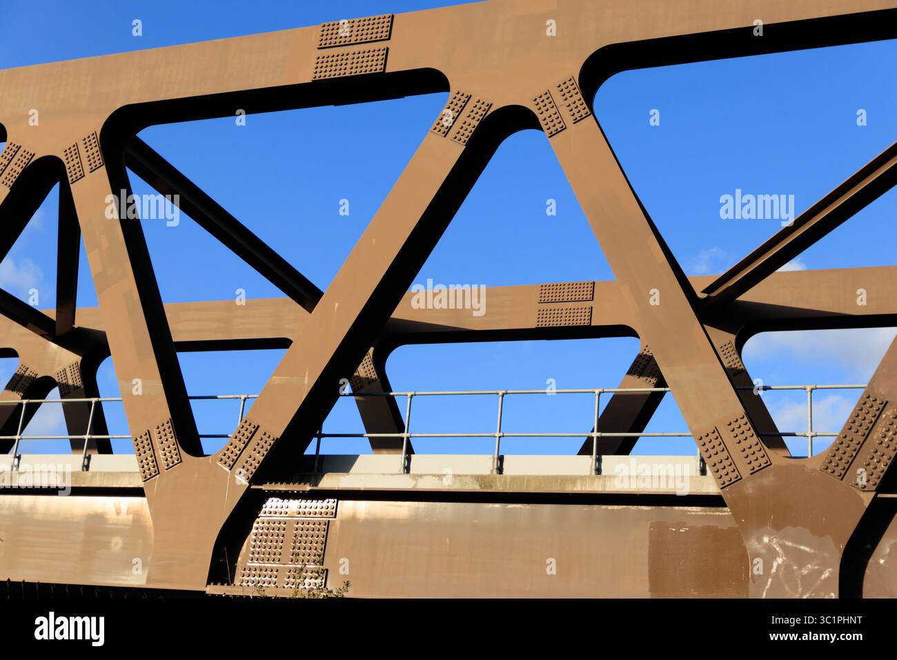 Metal construction bridge hi-res stock photography and images - Alamy