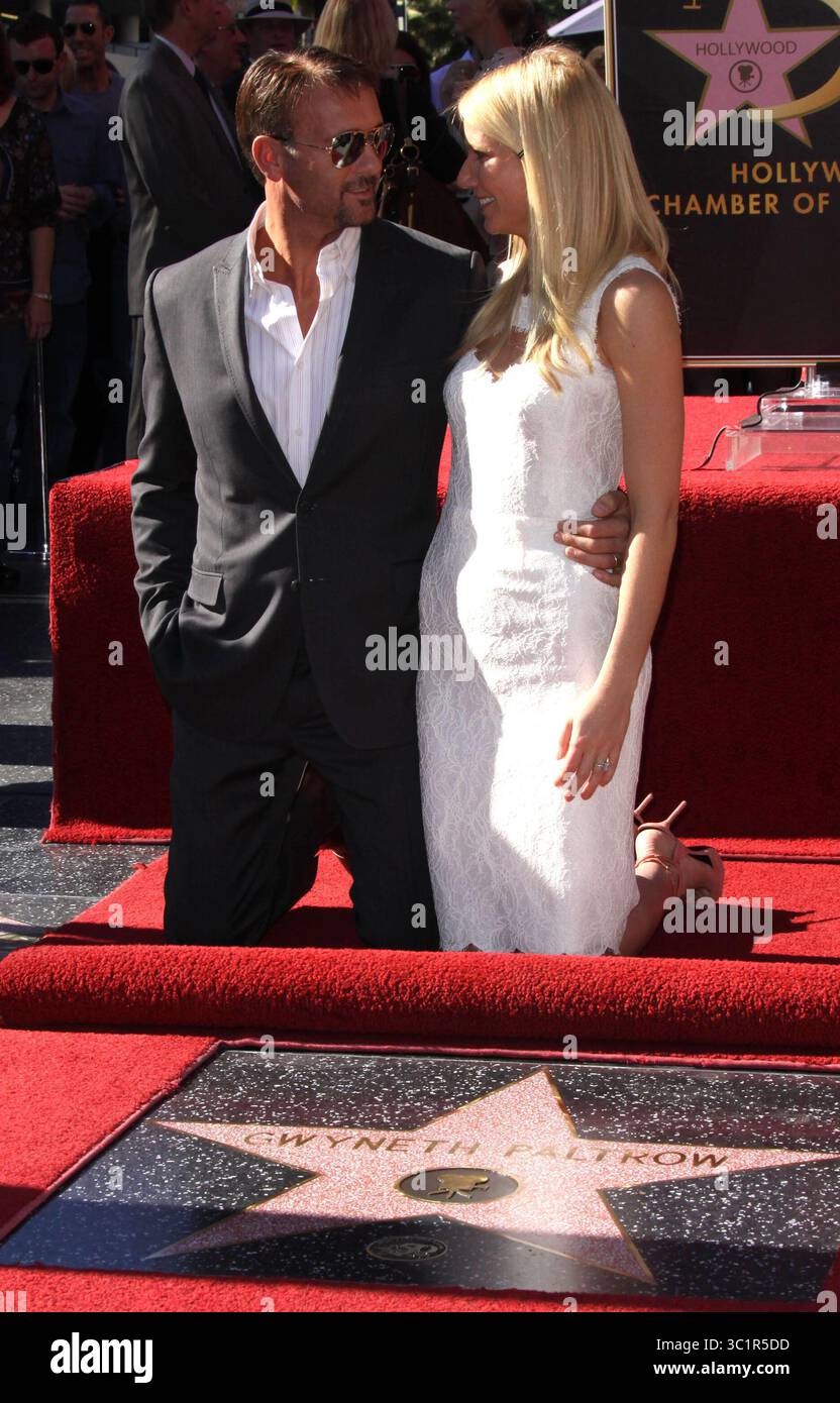 Gwyneth Paltrow and Tim Mcgraw at the Hollywood Star Ceremony in Los ...