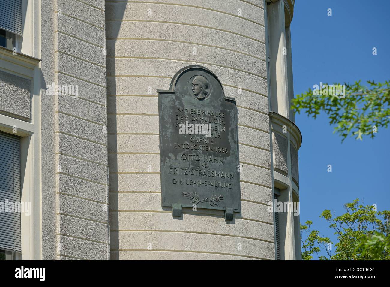 Otto hahn and fritz strassmann hi-res stock photography and images - Alamy