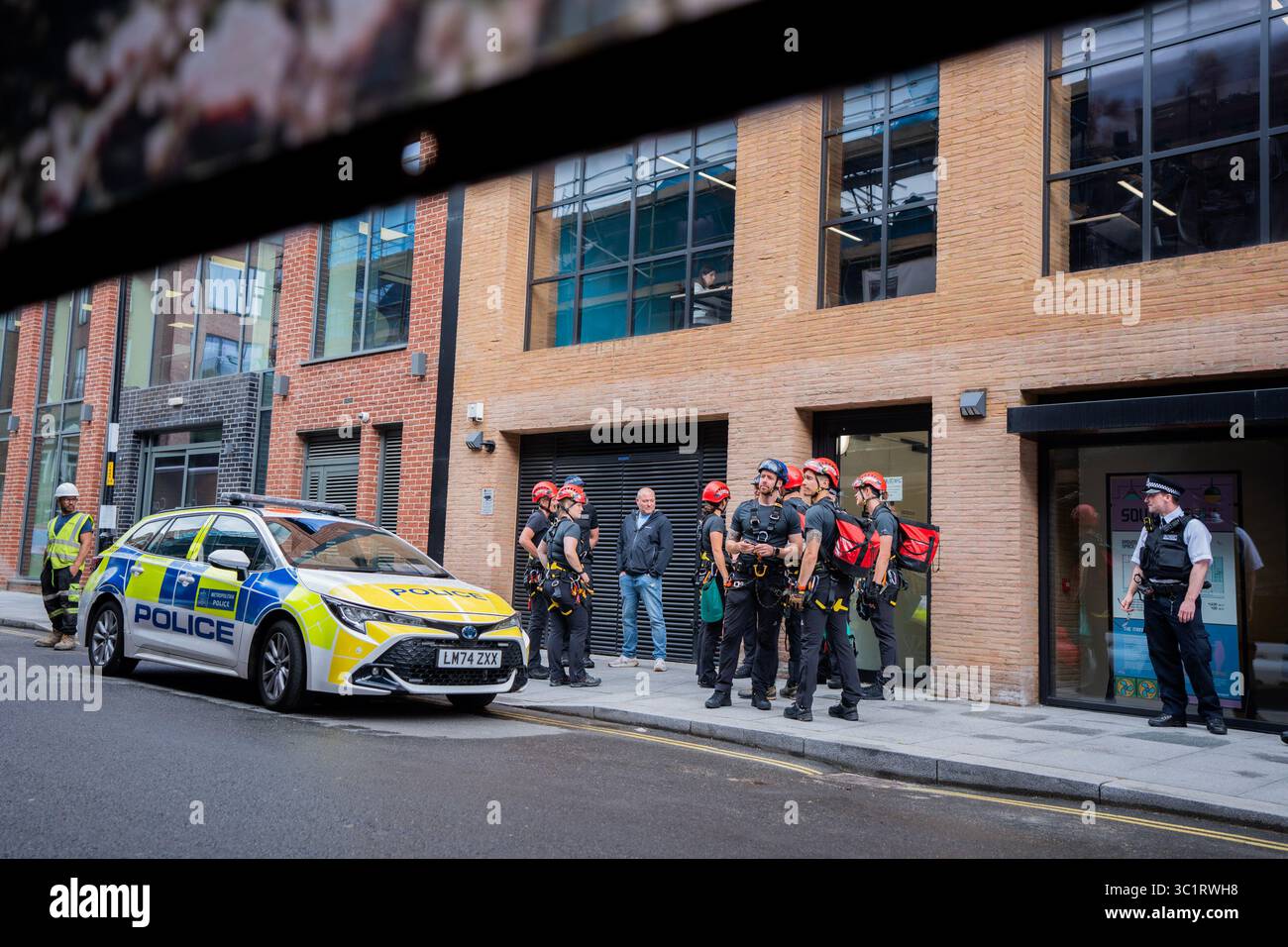 Led by donkeys labour hq hi-res stock photography and images - Alamy