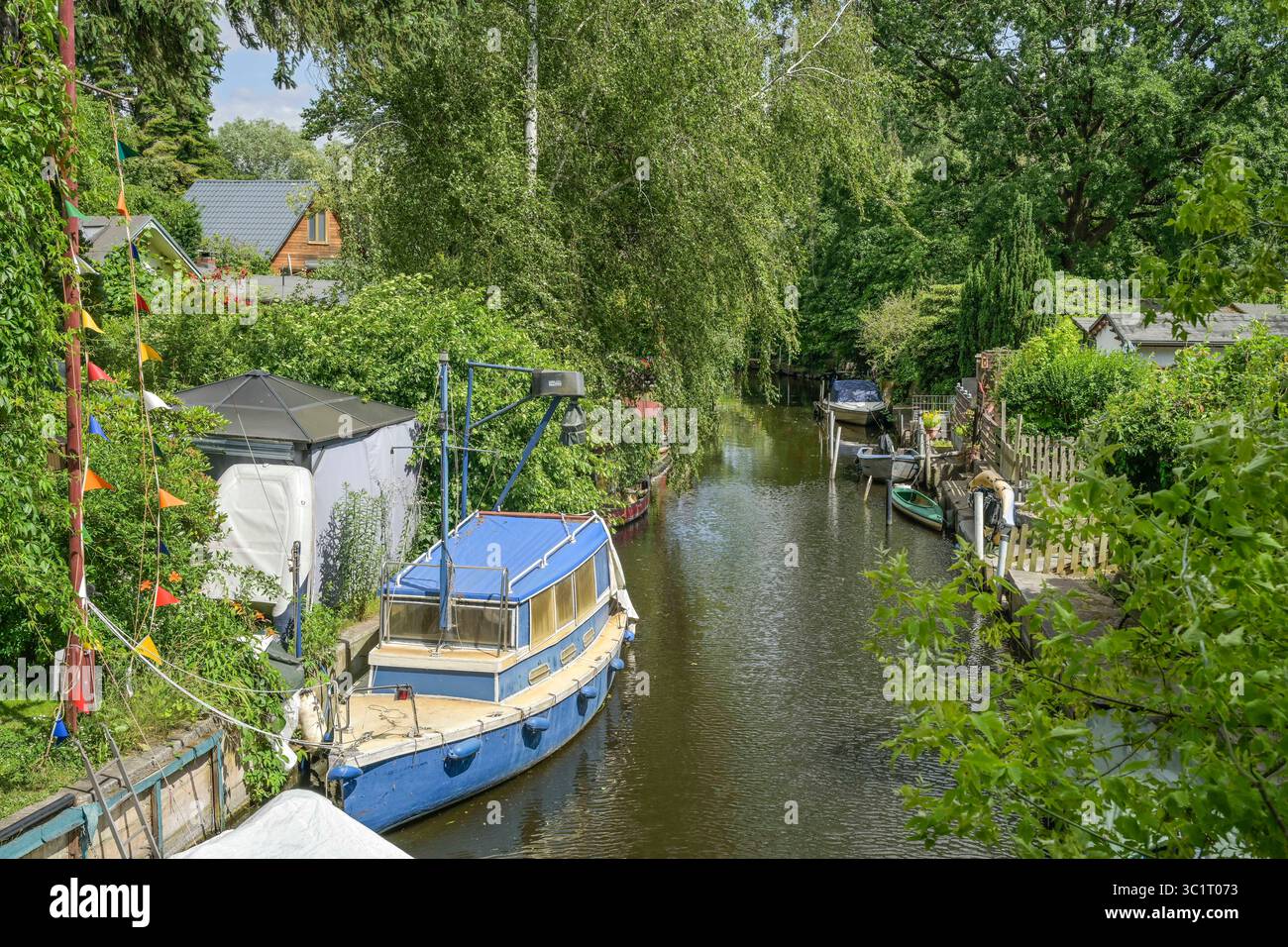 Kleiner Kanal, Graben im Landschaftsschutzgebiet LSG Tiefwerder Wiesen ...