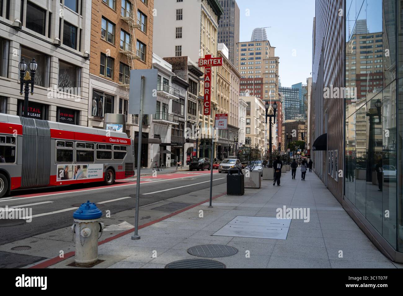 San Francisco, USA. 13th May, 2025. Articulated Muni bus labeled Clean ...