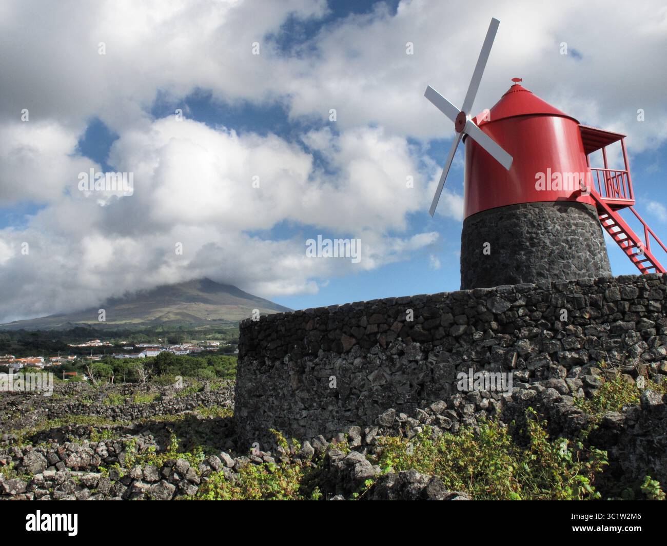 Pico in distance hi-res stock photography and images - Alamy