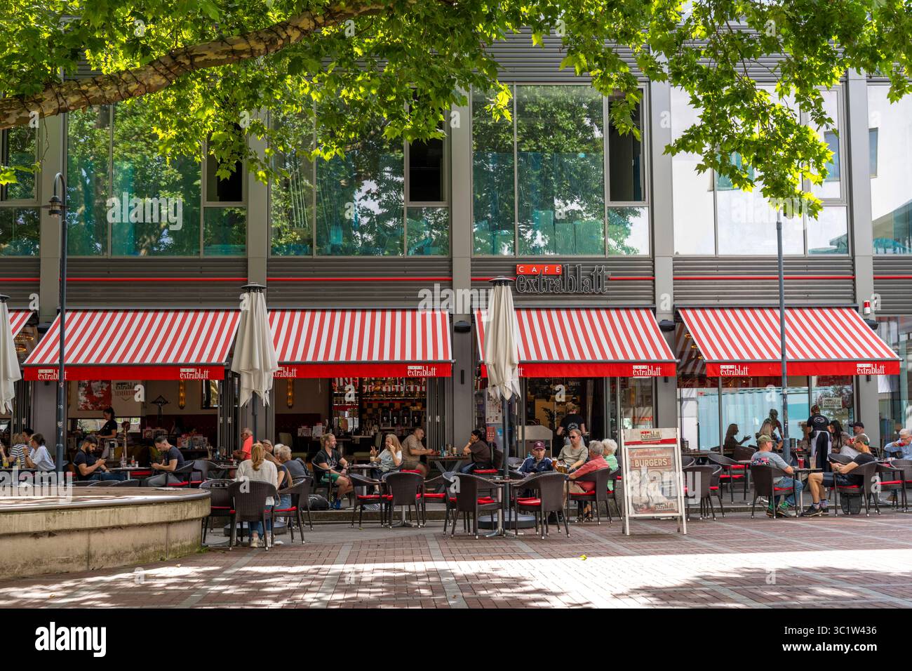 CafÃ Extrablatt, Systemgastronomie, Franchise-System, Terrasse eines ...