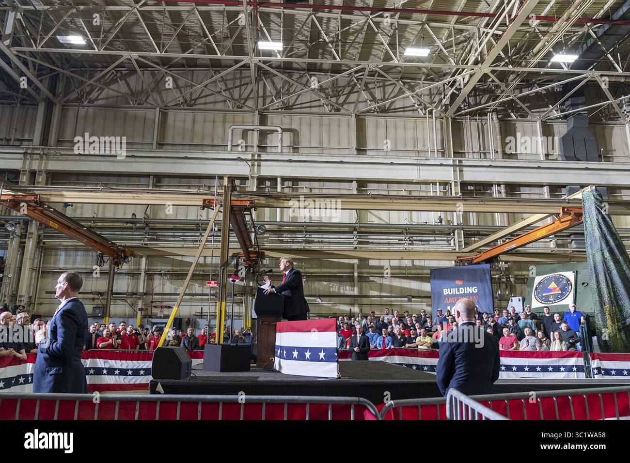 Donald trump side view hi-res stock photography and images - Alamy