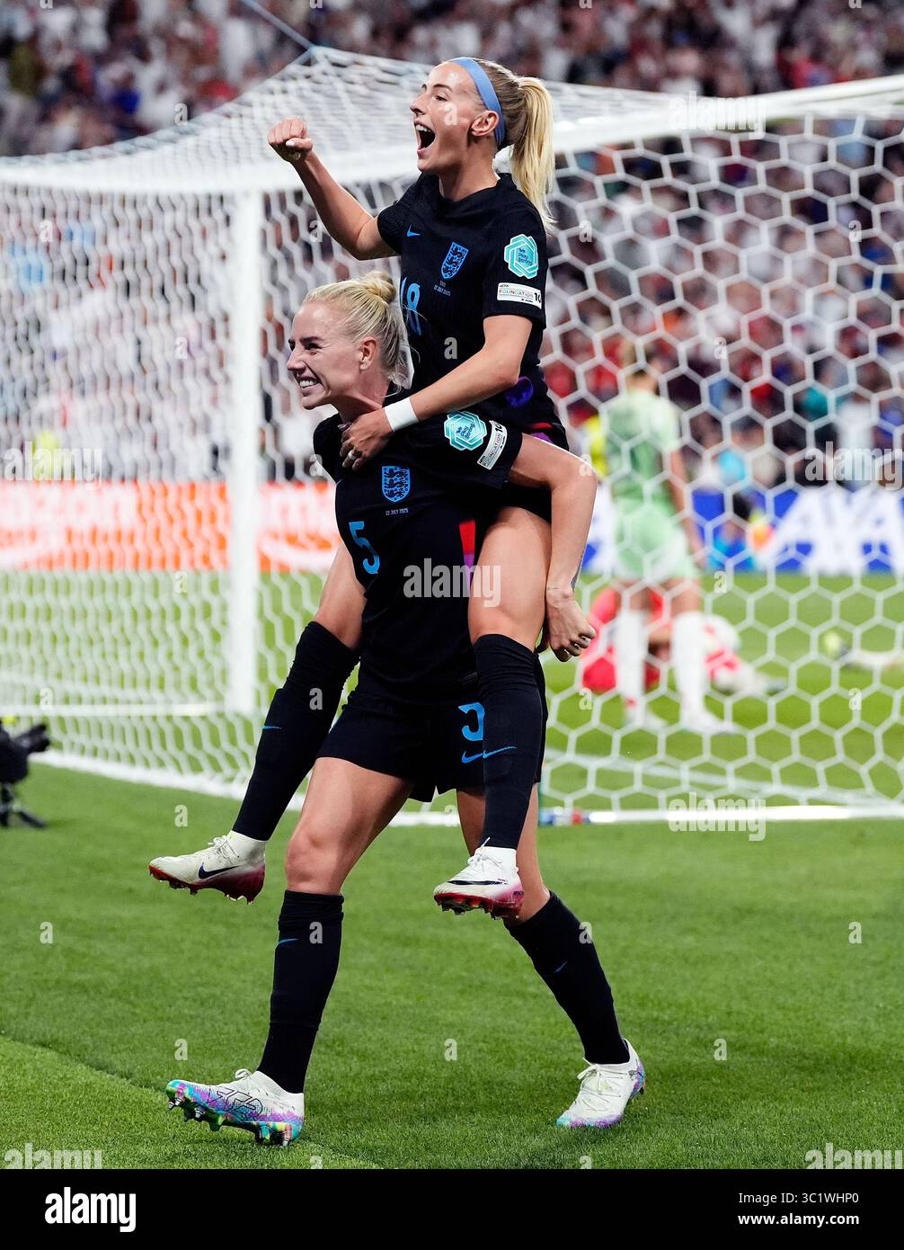England's Chloe Kelly (top) celebrates with Alex Greenwood after ...