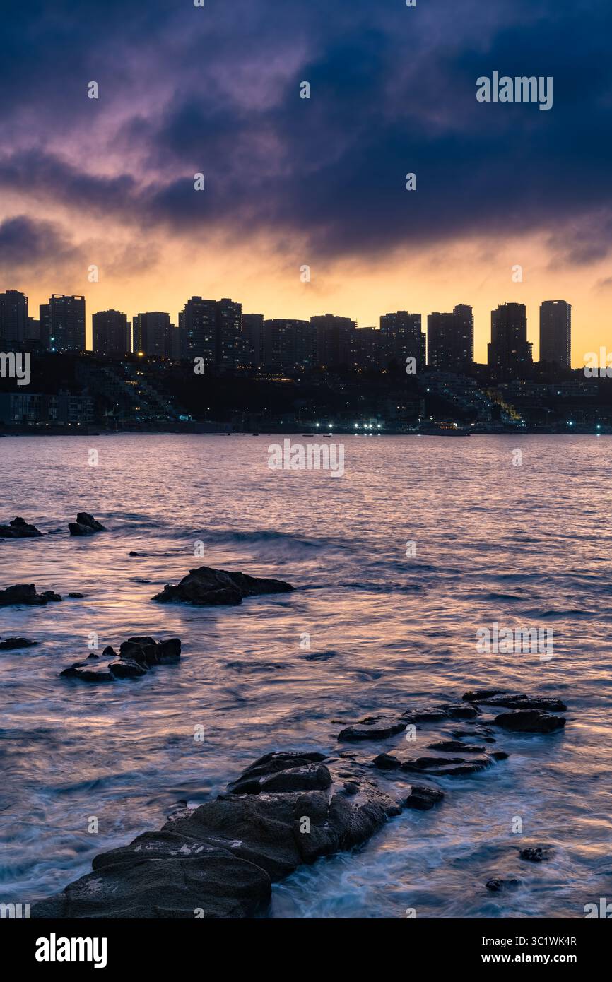 Colorful sunset ocean coast hi-res stock photography and images - Alamy