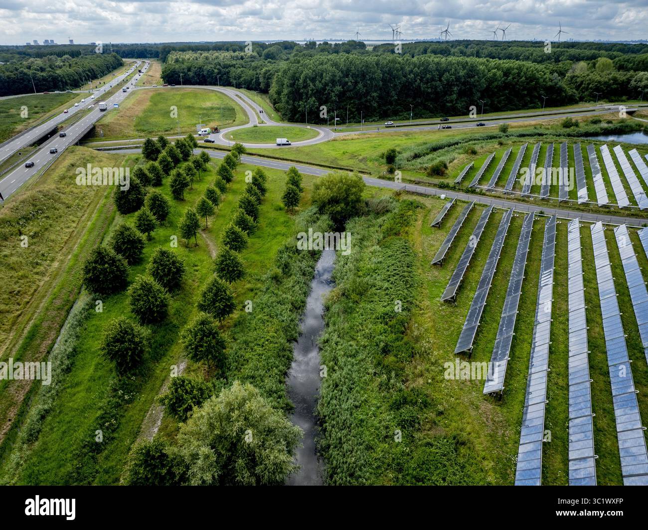 ALMERE - Solar park with solar panels to provide power for 80,000 ...