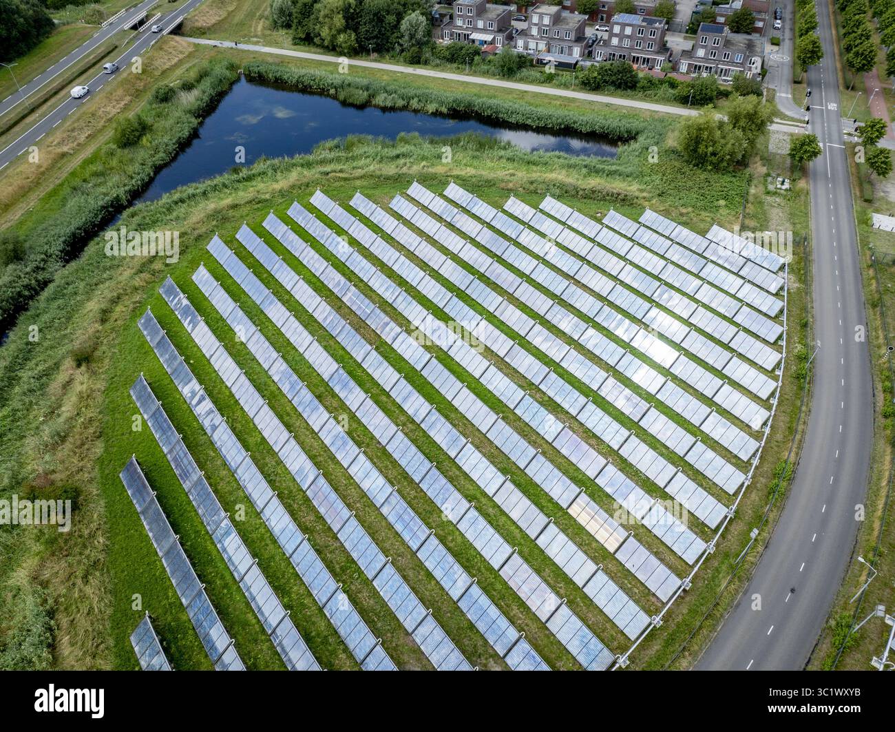 ALMERE - Solar park with solar panels to provide power for 80,000 ...
