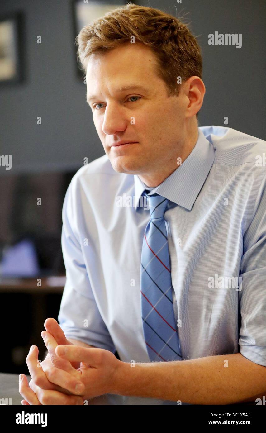 Tim walz interview hi-res stock photography and images - Alamy