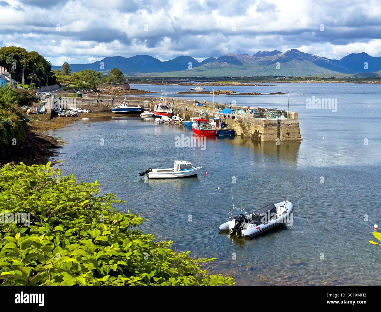 View scenic harbor village smartphone stock photos and images - Alamy