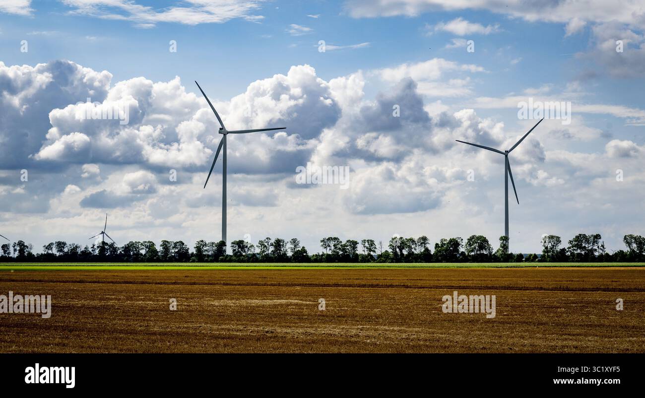 Windmolenpark stopcontact hi-res stock photography and images - Alamy