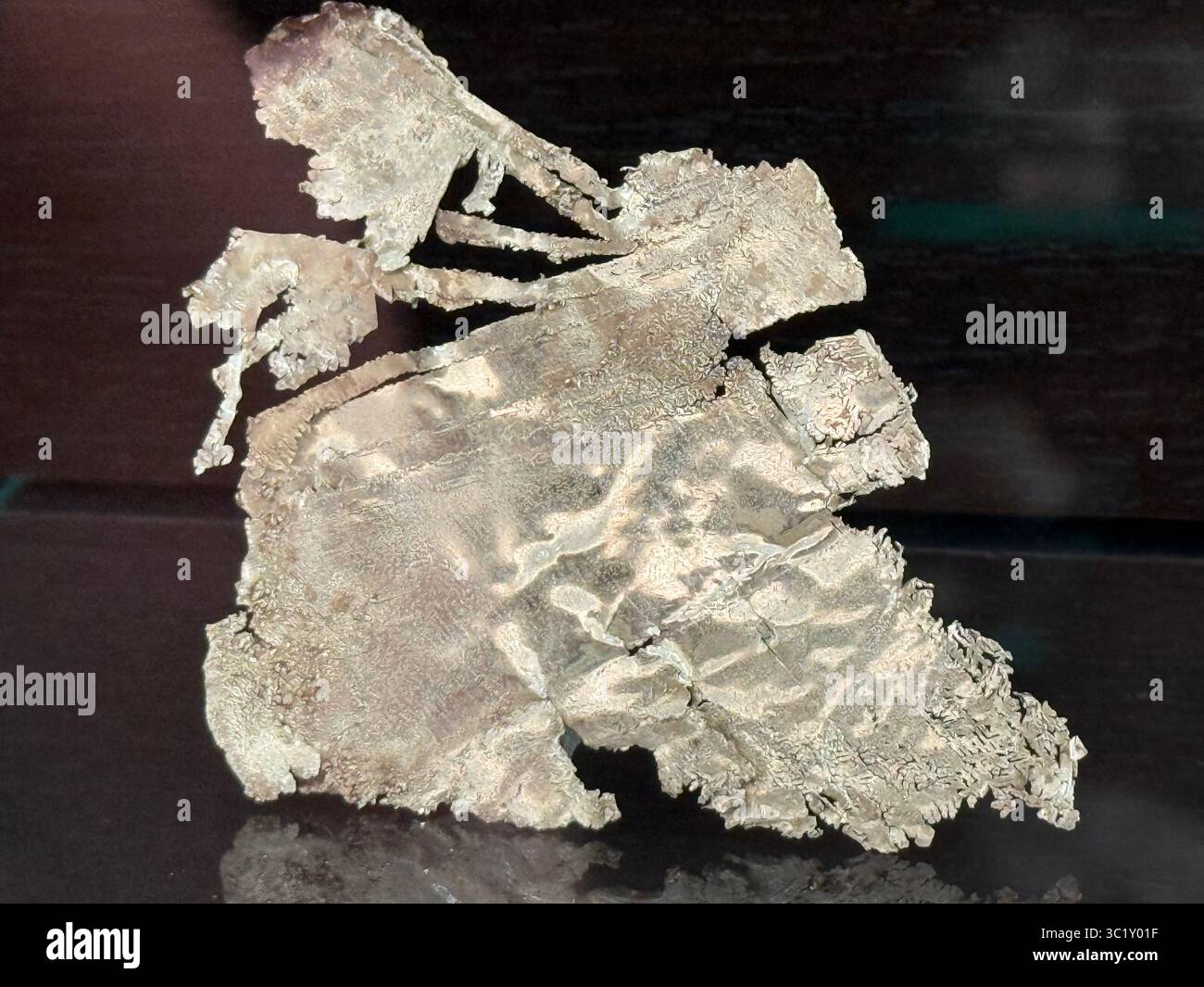 Minerals in gold museum hi-res stock photography and images - Alamy