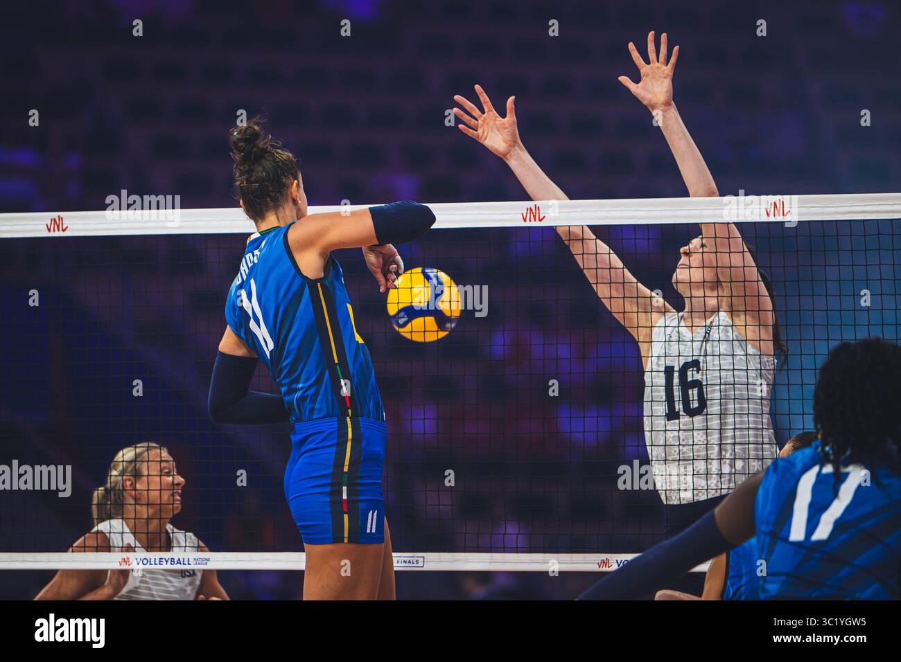 Łódź, Poland, 23 Jul 2025. Italy plays against the United States in a ...