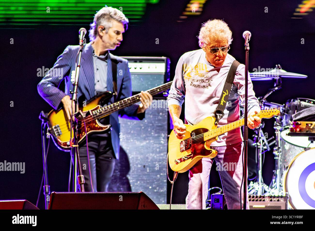 Pete townshend roger daltrey 2025 hi-res stock photography and images ...