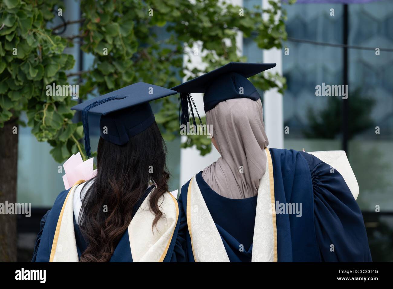 Female graduands at Birmingham City University graduation day ...