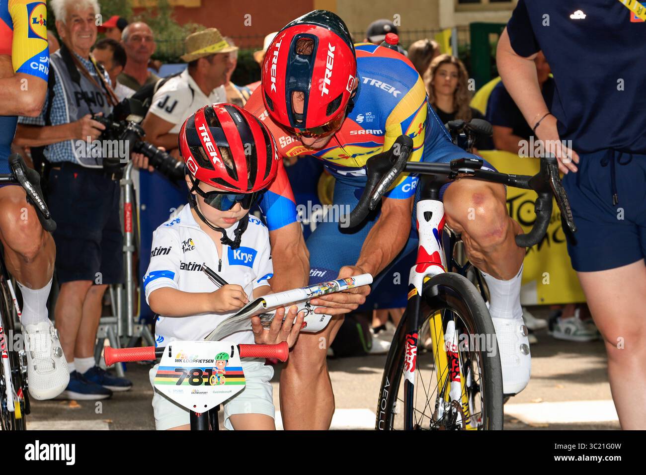 THEUNS Edward with his son, Lidl - Trek, during the Tour de France 2025 ...