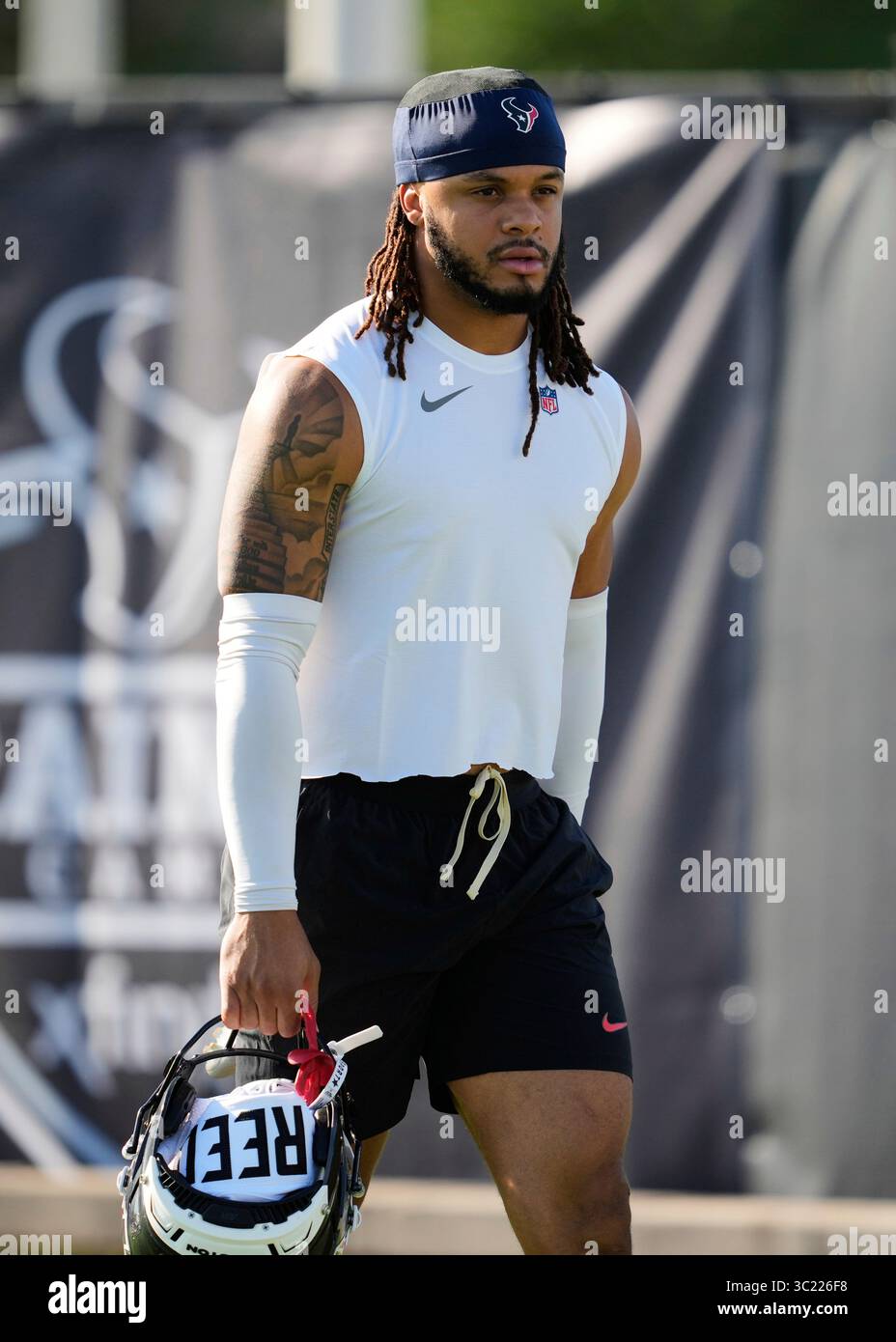 Houston Texans safety Jaylen Reed (34) arrives for the team's NFL ...