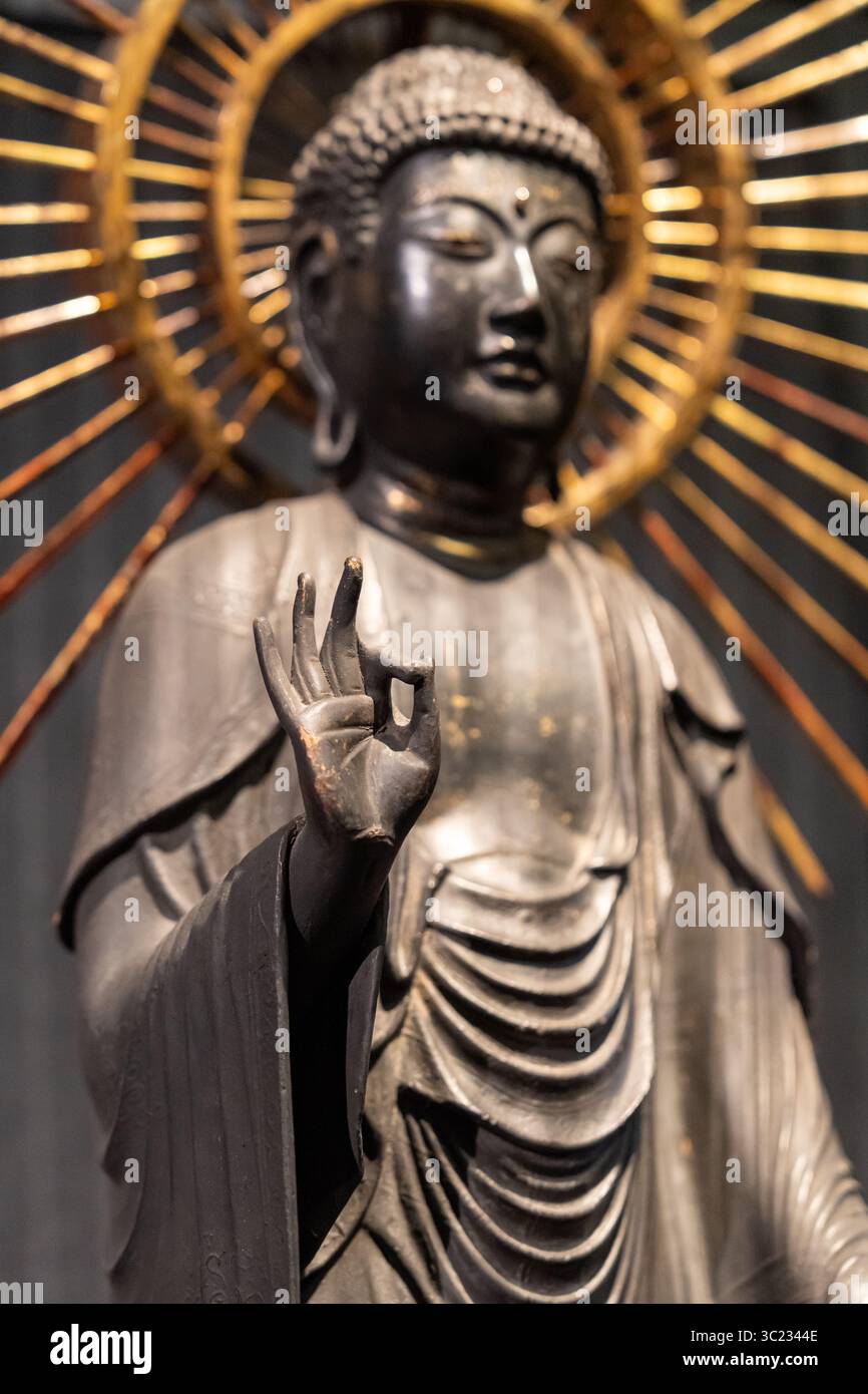 Sun god statue hi-res stock photography and images - Alamy
