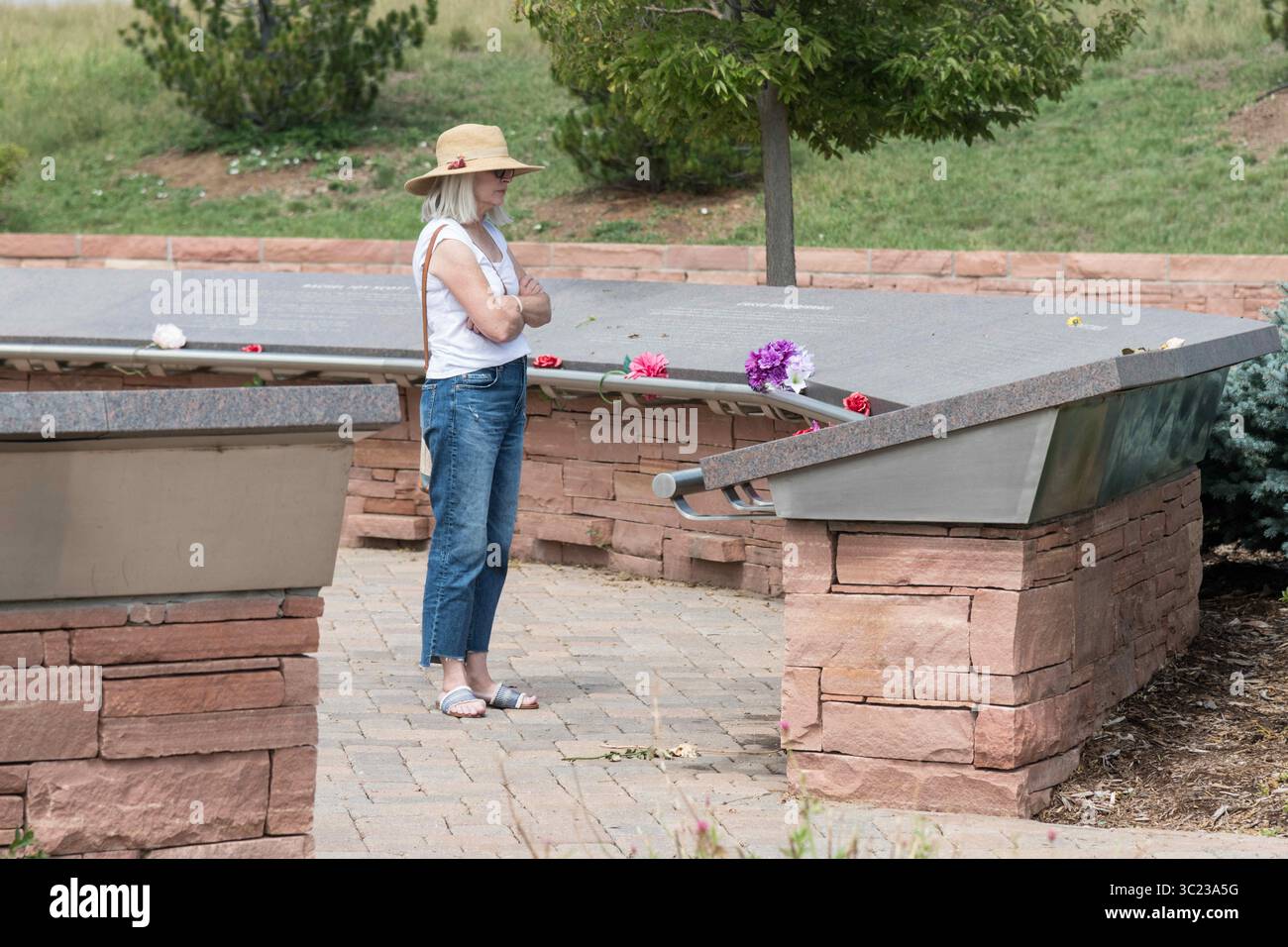 1999 columbine massacre hi-res stock photography and images - Alamy