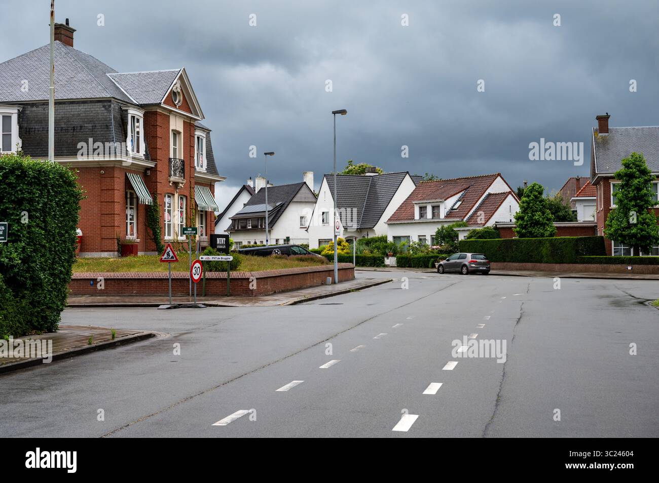Stand alone country style houses in the suburbs of Bruges, West ...