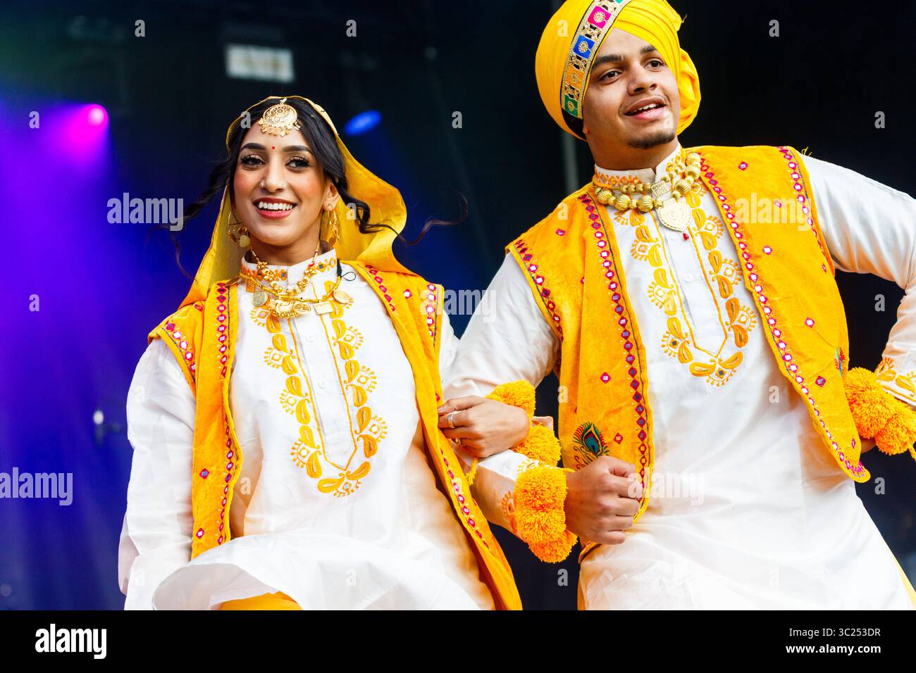Edmonton dance group in Colours of Punjab perform at K-Days music fest ...