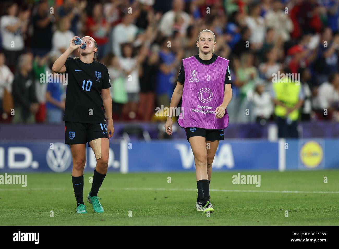 Alessia russo and ella toone hi-res stock photography and images - Alamy