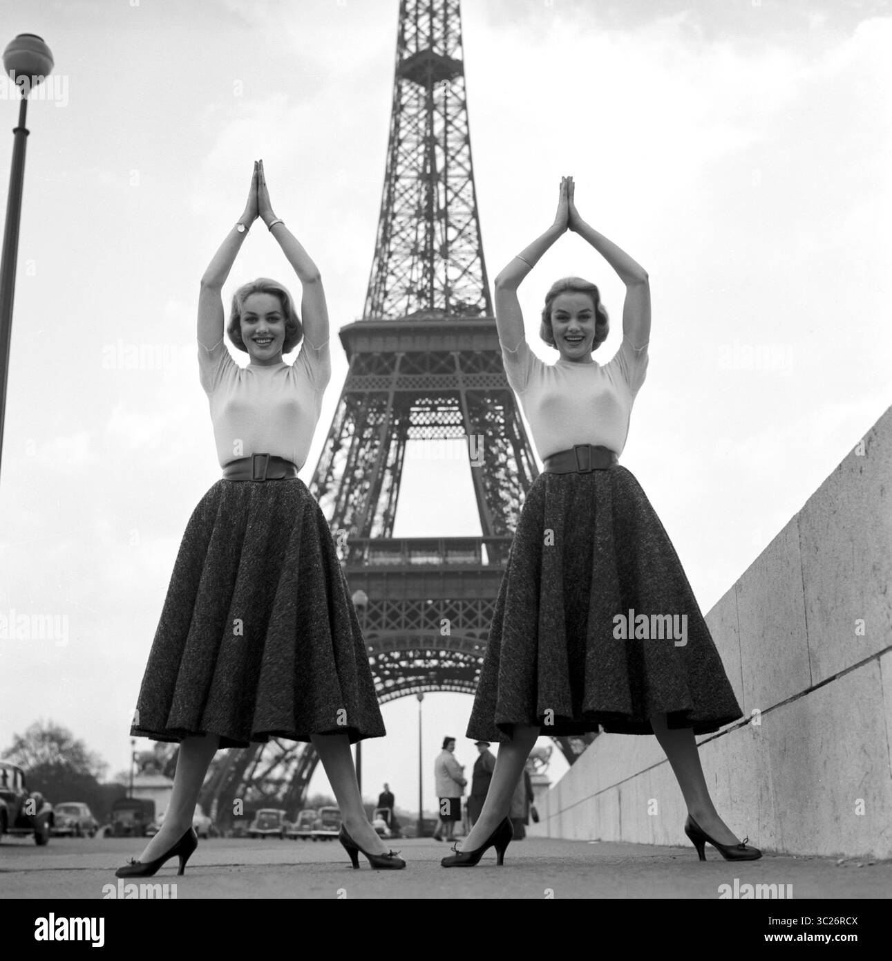 The twin sisters and famous German variety showgirls Alice and Ellen ...