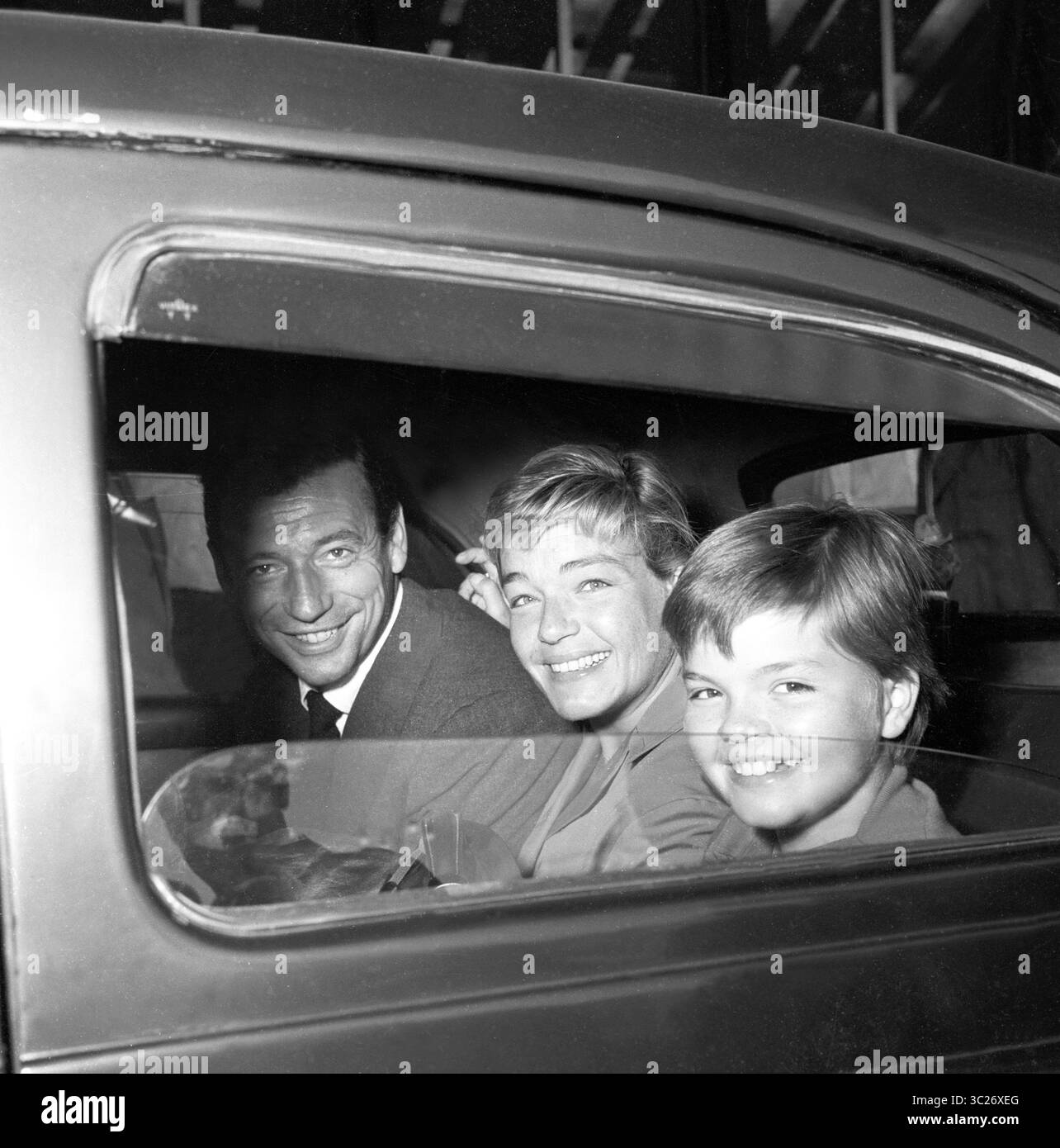Italian-French actor Yves Montand (Ivo Livi) with his wife, French ...