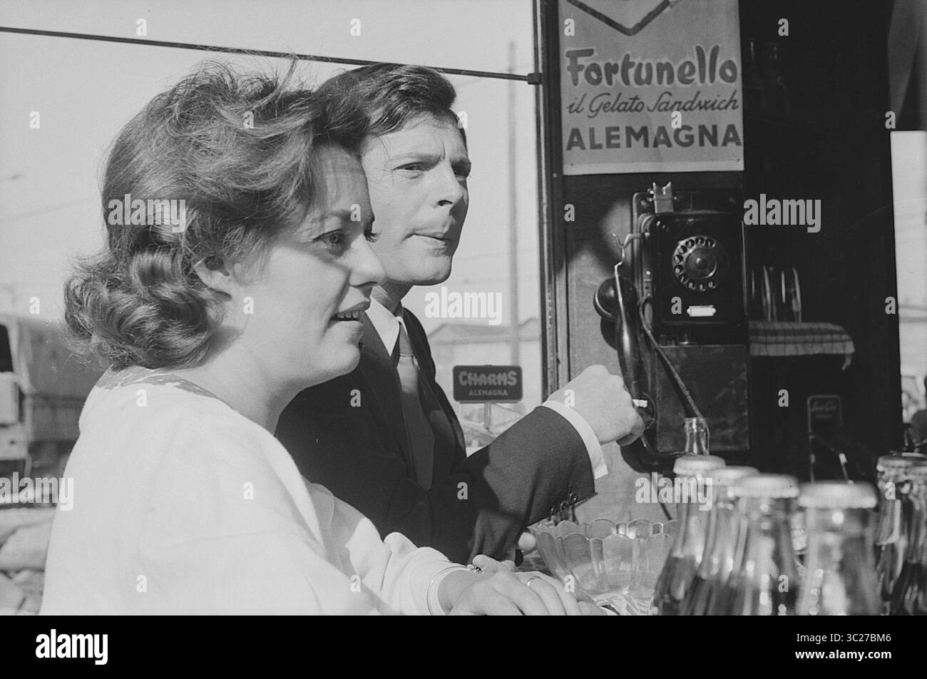 Italian actor Marcello Mastroianni and French actress Jeanne Moreau ...