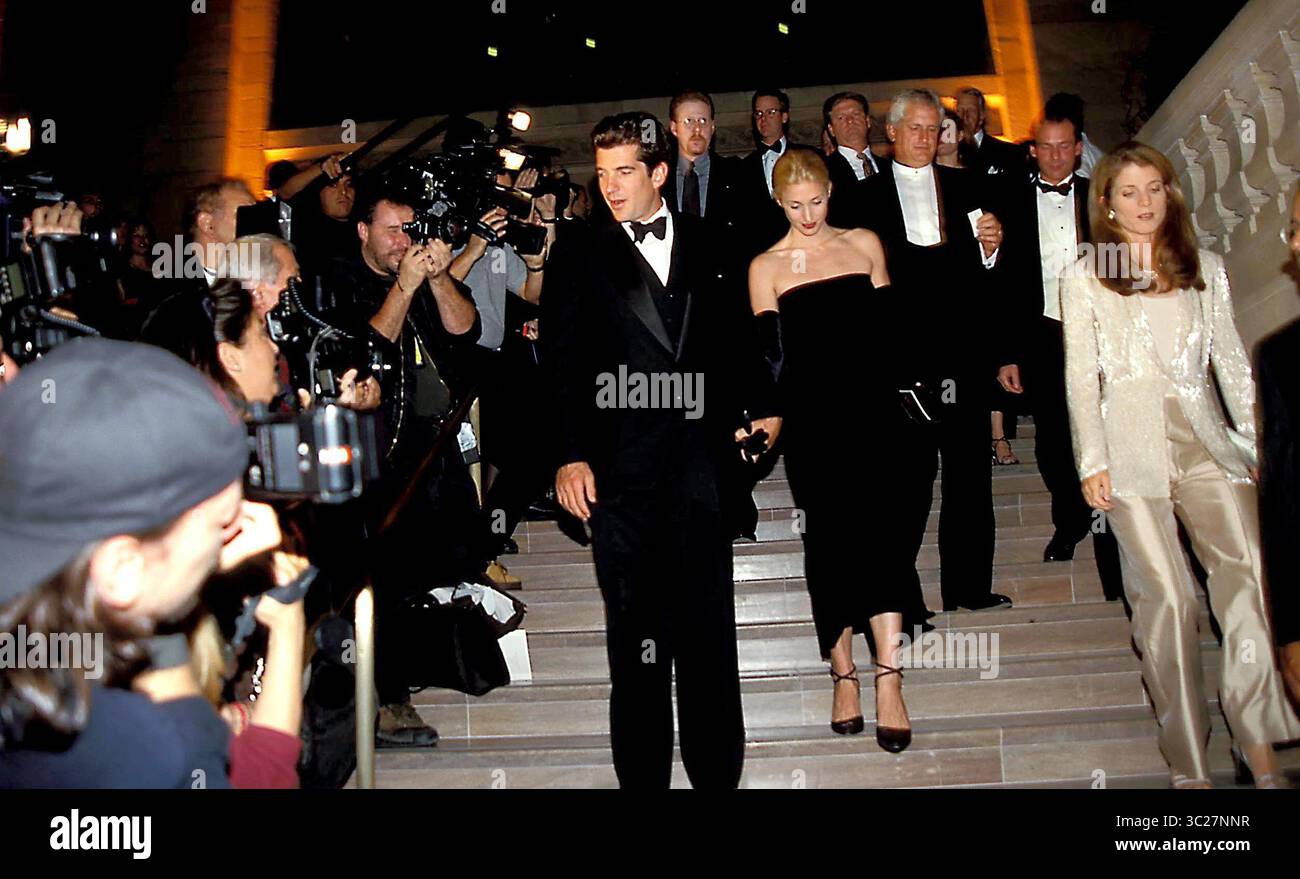 Carolyn bessette sister hi-res stock photography and images - Alamy