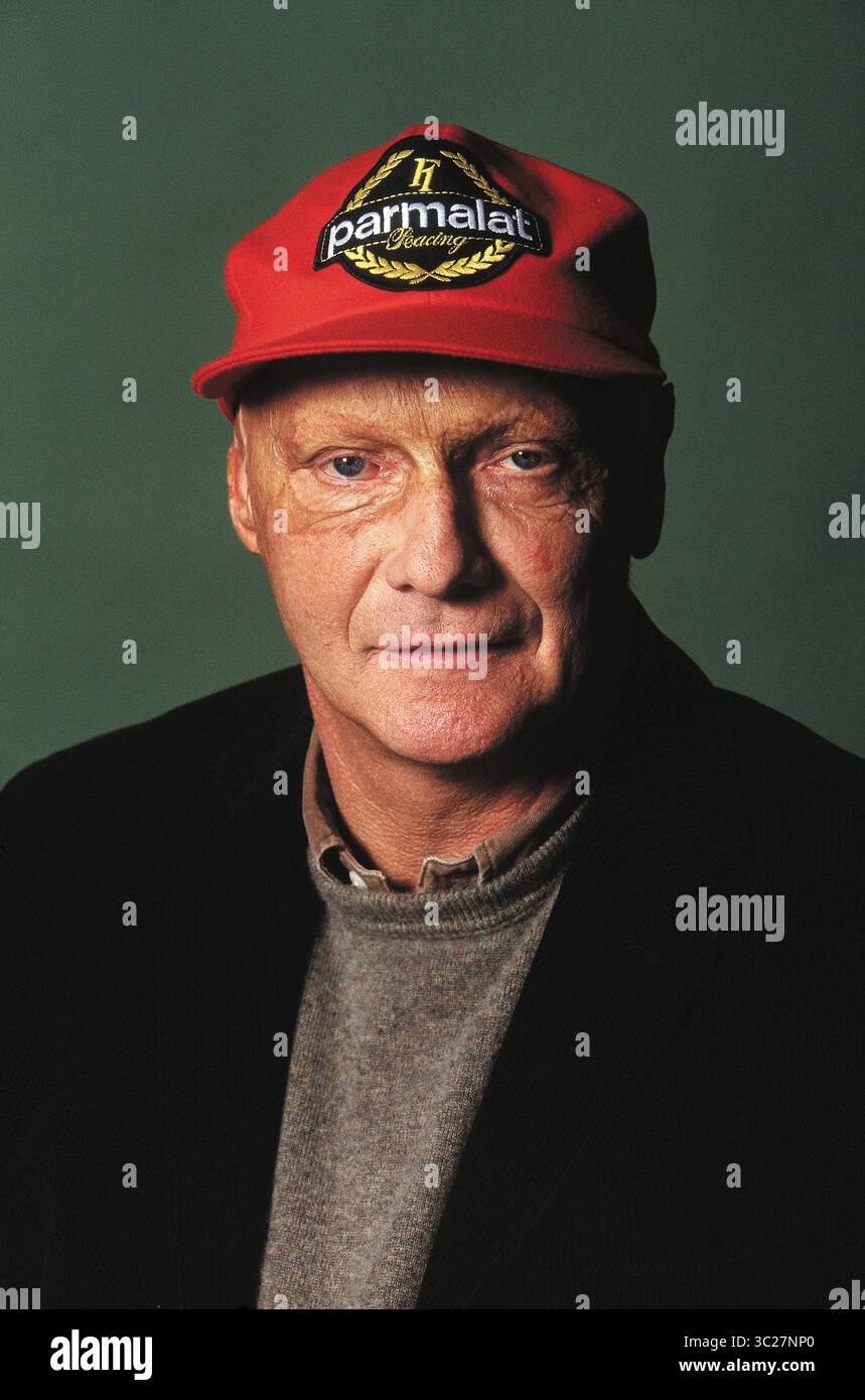 Jaguar f1 2002 hi-res stock photography and images - Alamy