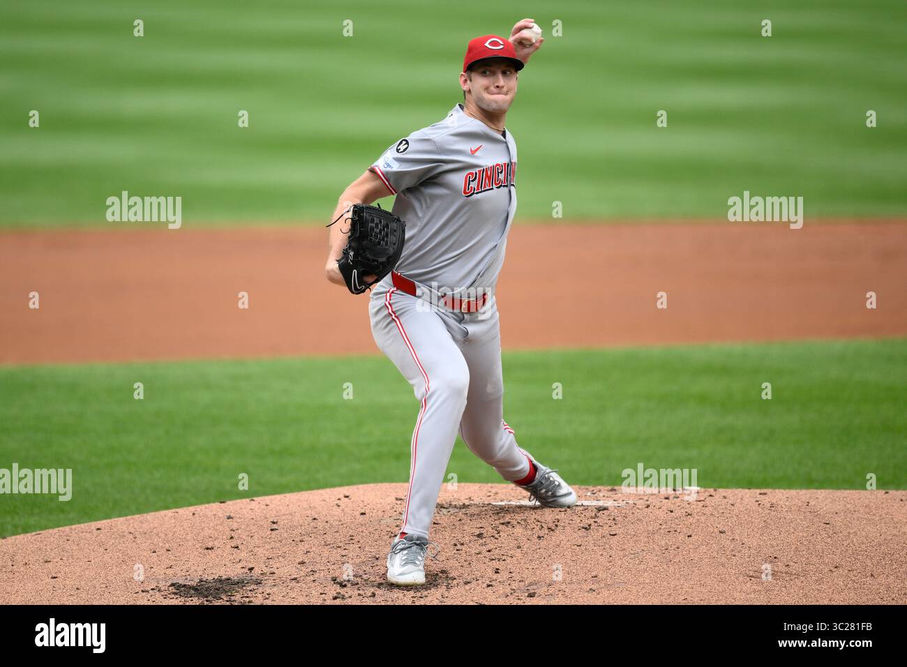 Cincinnati Reds starting pitcher Nick Lodolo (40) in action during a ...