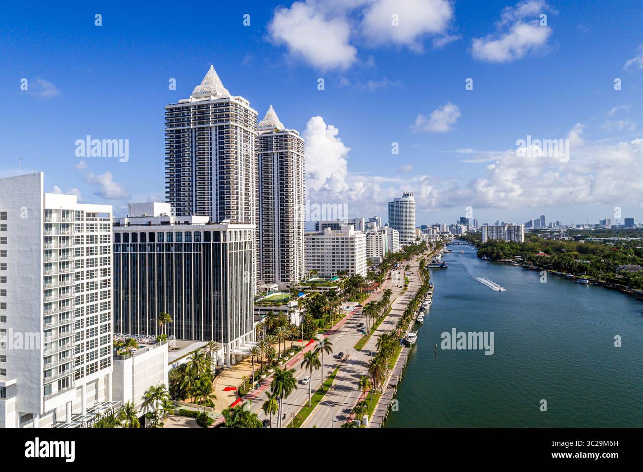 Real estate resort towers along main road hi-res stock photography and ...