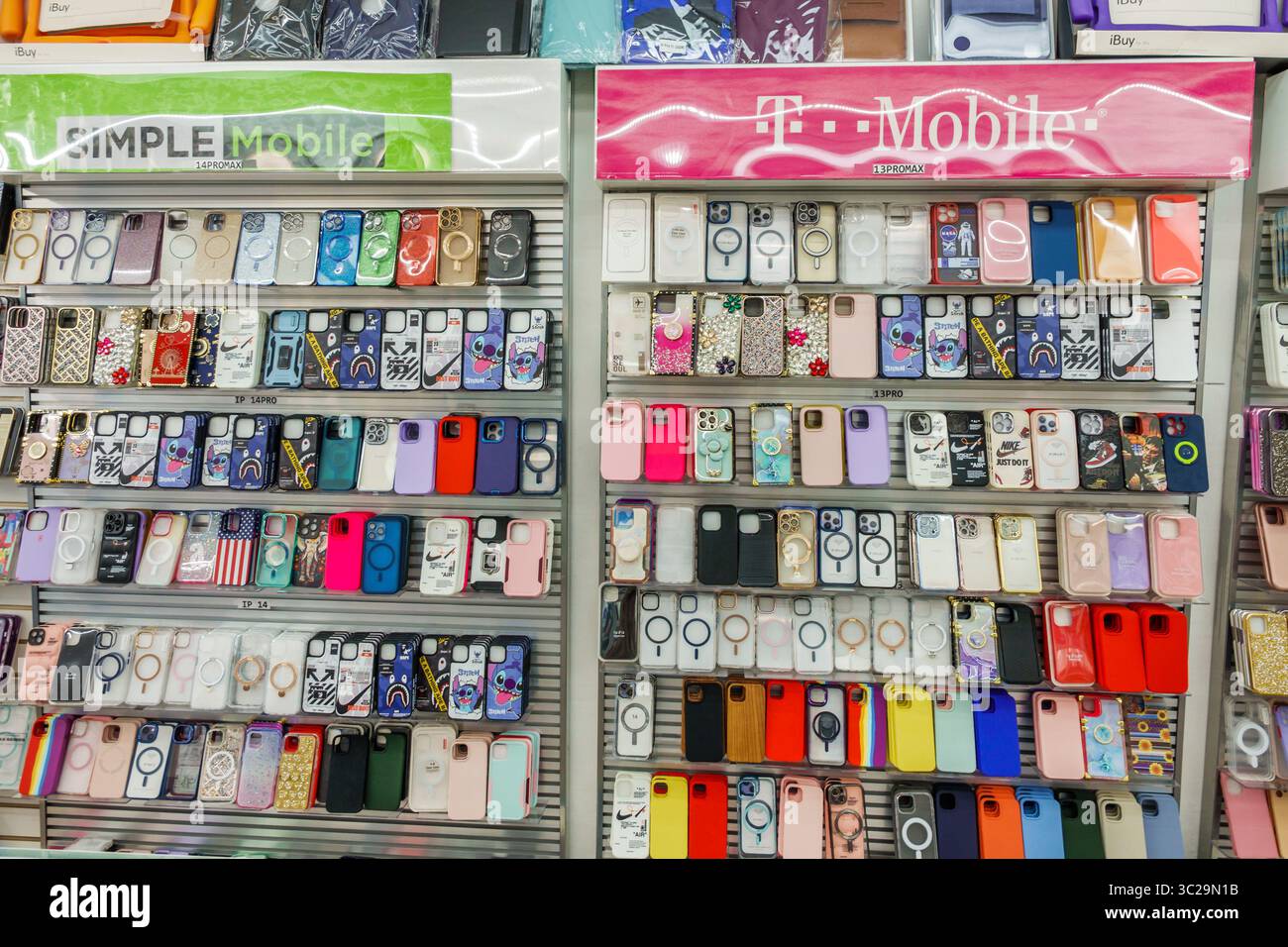 Miami Beach Florida,Washington Avenue,cell phone accessory shop,store ...