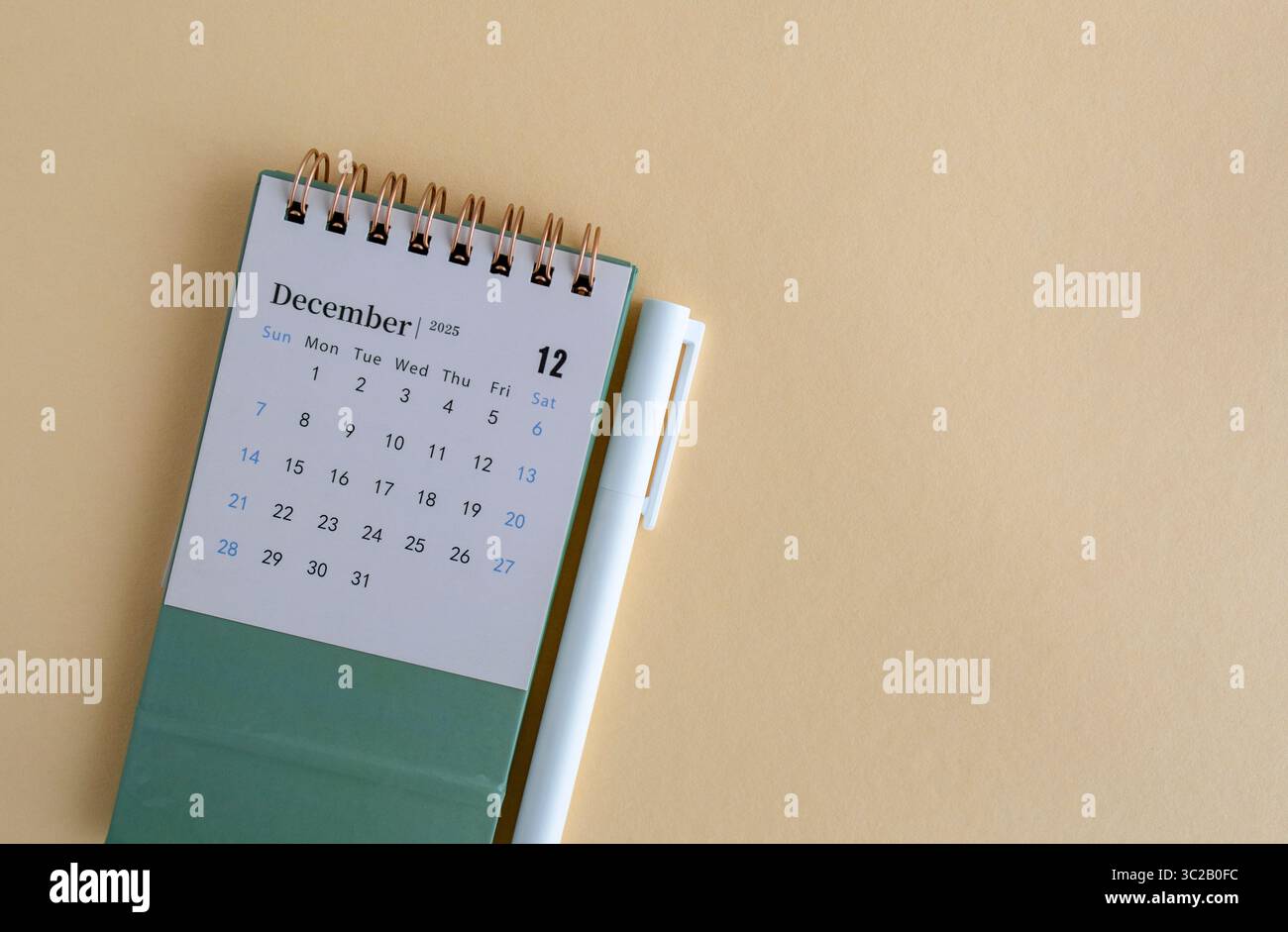 December 2025 calendar design hi-res stock photography and images - Alamy