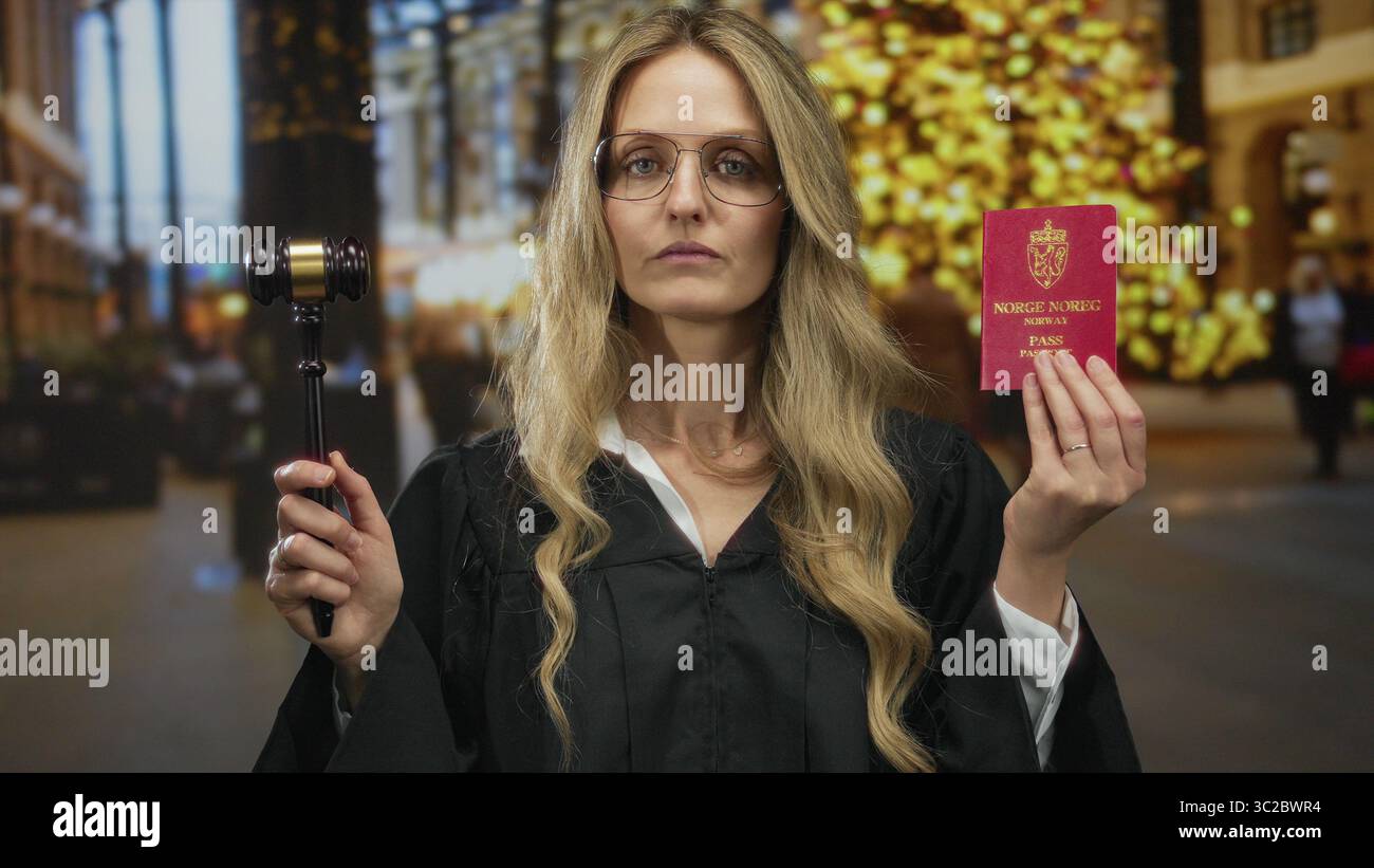 Woman judge outdoors holding norwegian hi-res stock photography and ...