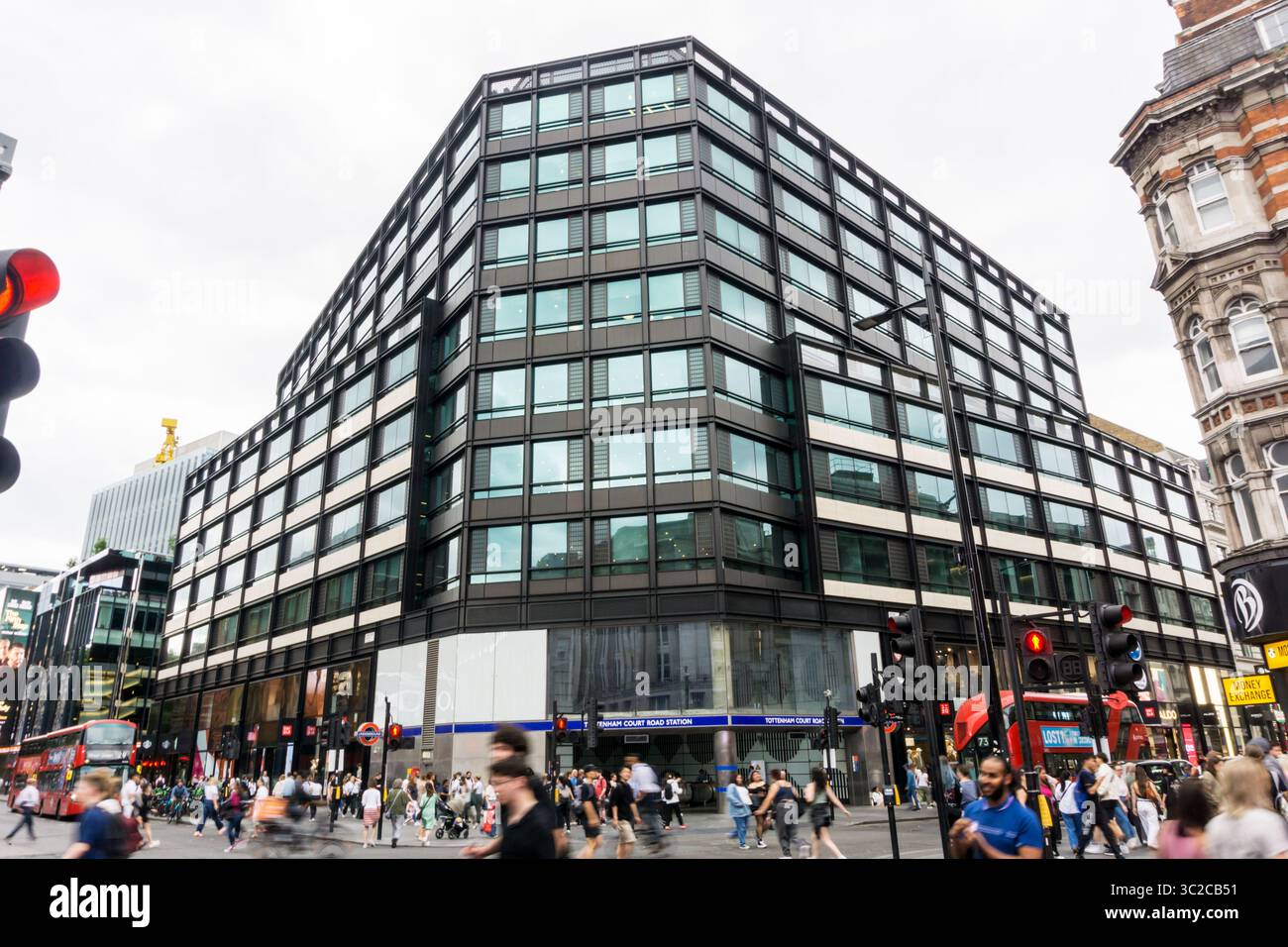 Tottenham court road tube st giles hi-res stock photography and images ...