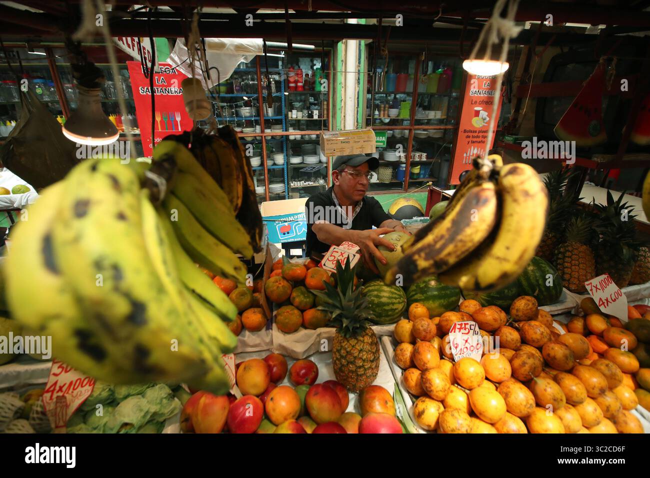 Canasta de mercado hi-res stock photography and images - Alamy