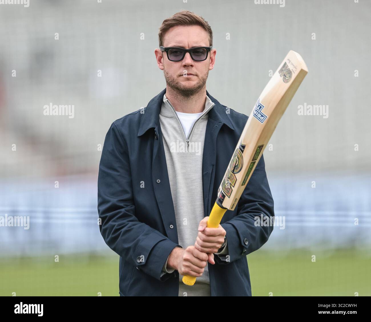 Broadcaster Stuart Broad with the GM cricket bat of Duckett during the ...