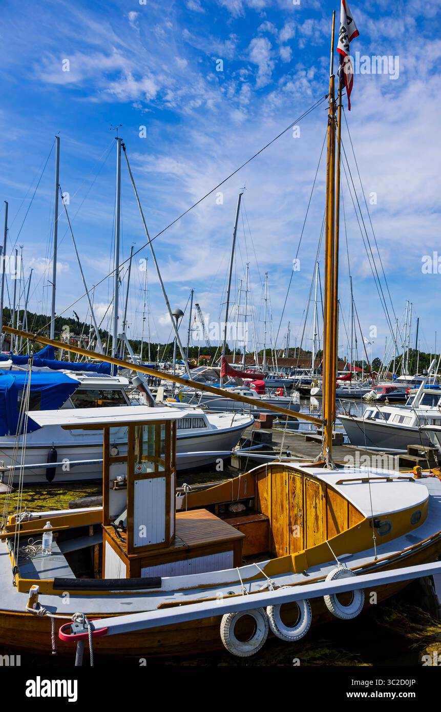Seetang boote hi-res stock photography and images - Alamy